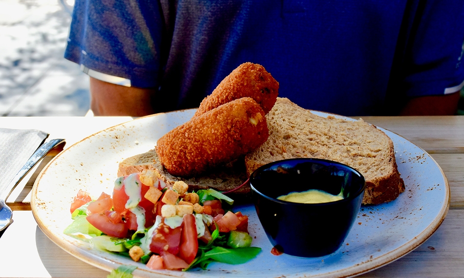 Podiumcafé Toos, 2-gangenlunch à la carte Spare 34% in Haarlem mit FC ...